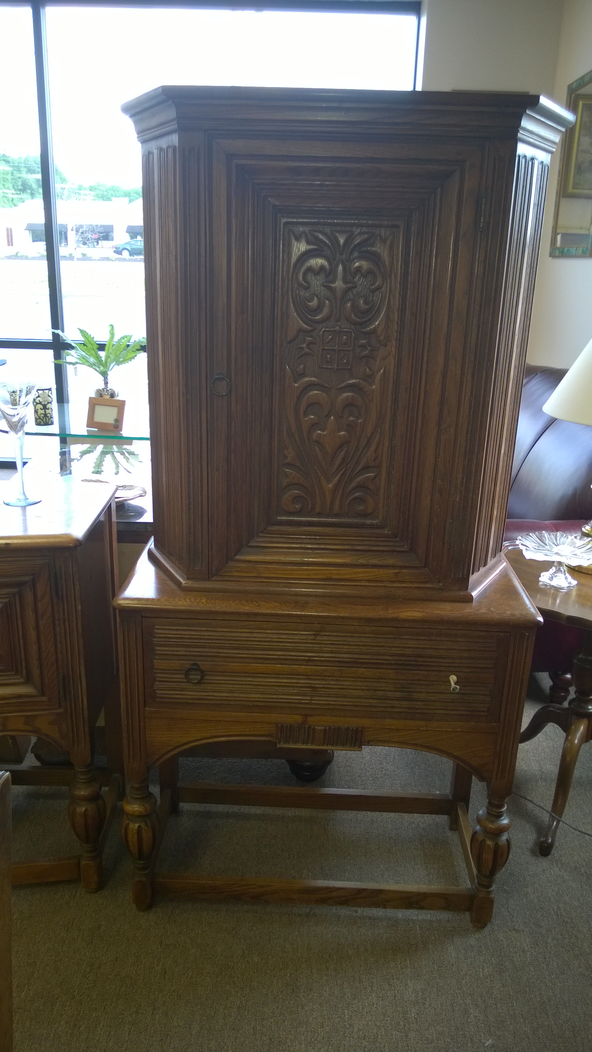 Constitution oak dining room set Value & Appraisal | InstAppraisal